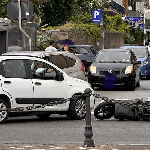 Il Vescovado - Maiori, incidente sulla Statale tra un’auto e uno ... Il Vescovado - Maiori, incidente sulla Statale tra un’auto e uno ...